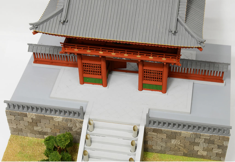 Kunozan Toshogu ROUMON with Stone stairs and Bamboo lighting / Wooden ...